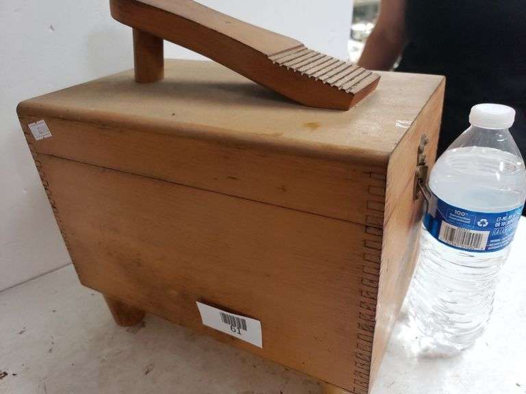 Esquire Shoe Valet - Trice Auctions