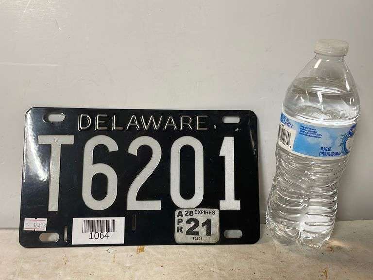 Vintage Black Delaware Collectors License Plate - Trice Auctions