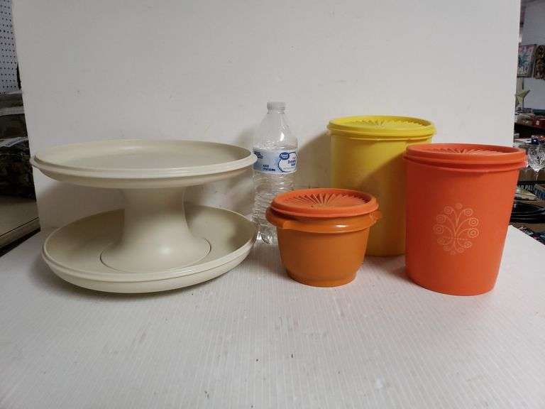 Vintage Tupperware Pieces - Trice Auctions
