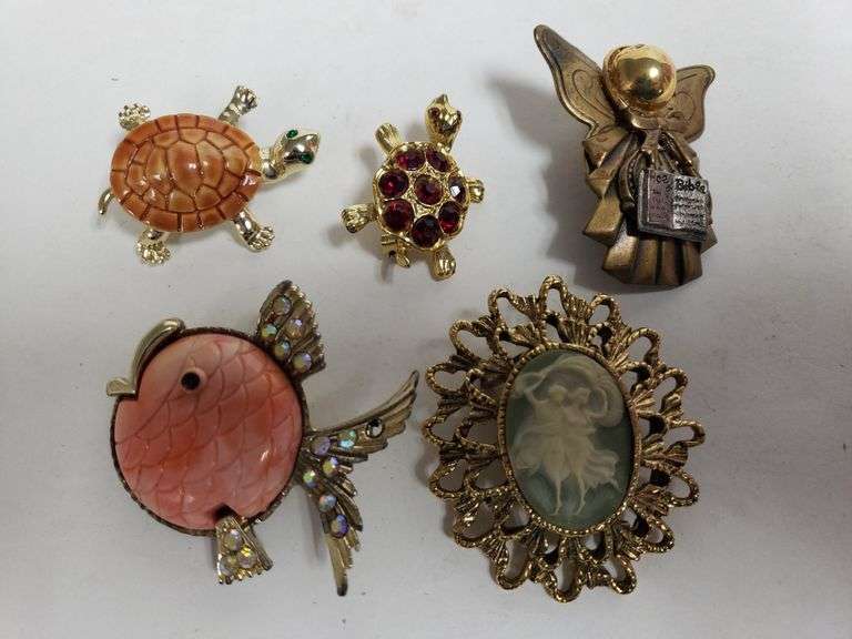 (5) Brooches/Pins - Trice Auctions