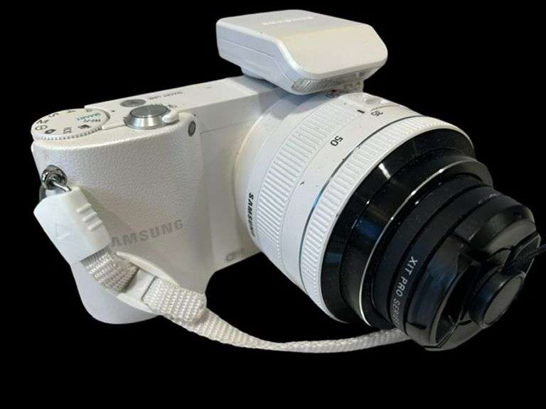 Samsung NX1000 20.3 Megapixel Digital SLR High End Camera w/Battery ...