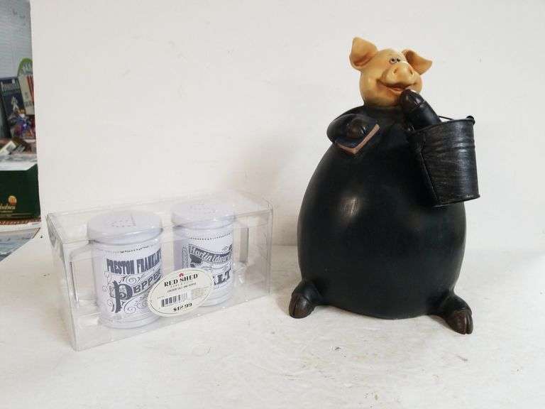 Salt & Pepper Shakers, Pig Statue - Trice Auctions
