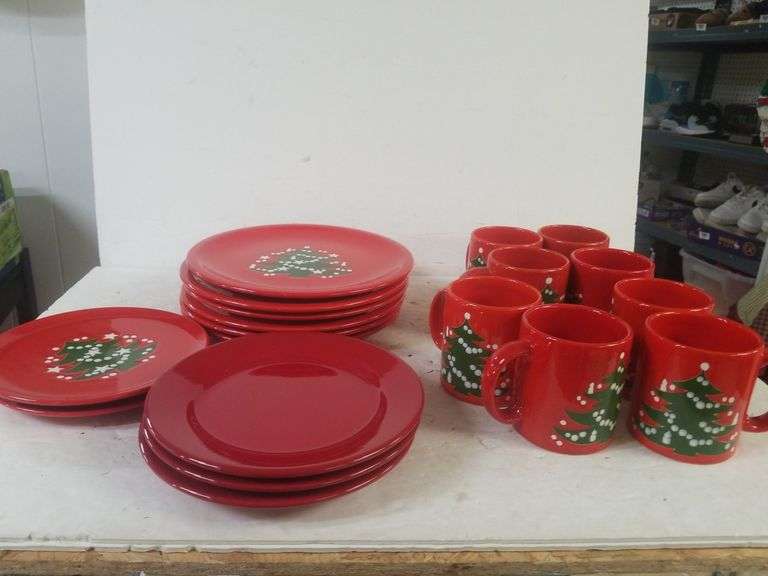 Waechtersbach (Germany) Christmas Plates, Cups, Solid Red Plates ...