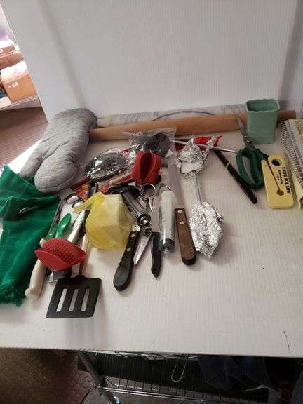 Assorted Kitchen Gadgets - Trice Auctions