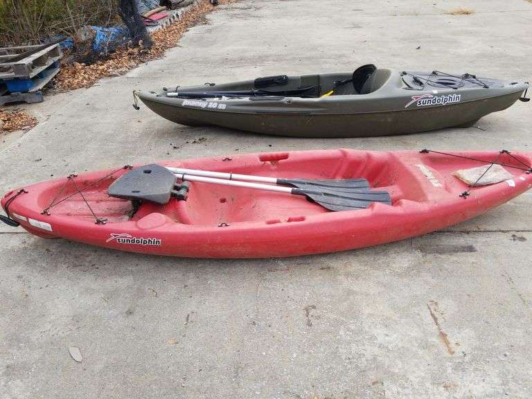 Sun Dolphin Red Patriot 8.6 Kayak W/paddle - Trice Auctions