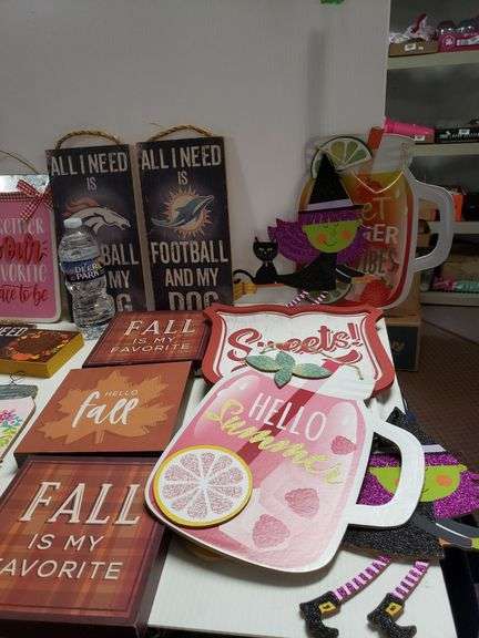 Assorted Small Signs - Trice Auctions