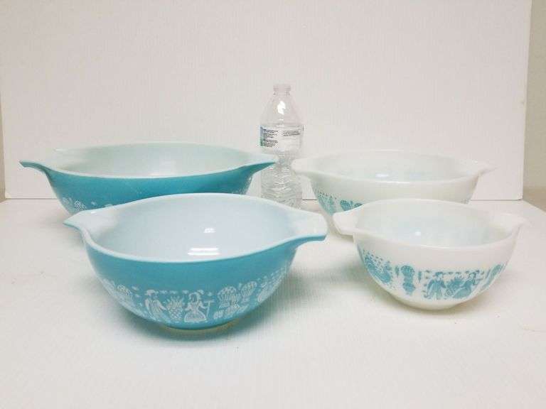 Vintage Pyrex Cinderella Mixing Bowls – Butterprint - Trice Auctions
