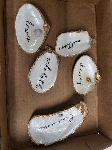 Decorative Oyster Shell Dishes Set - Trice Auctions