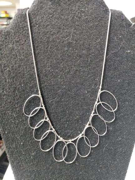 Sterling Silver Necklace with Oval Loop Design - Trice Auctions