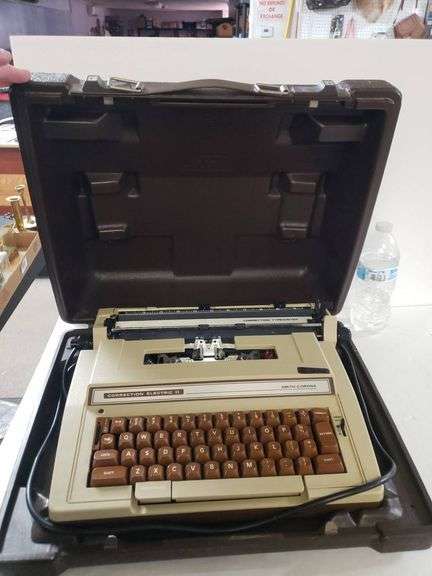 Smith Corona Correction Electric II Typewriter - Trice Auctions