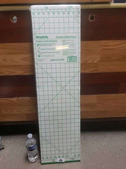 Simplicity Pattern Cutting Board - Trice Auctions
