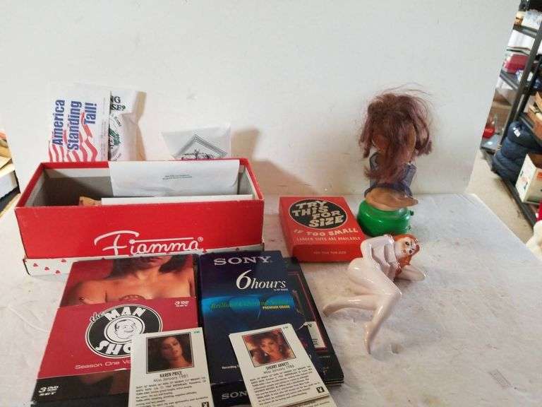 Assorted Vintage Adult Collectibles Lot - Trice Auctions