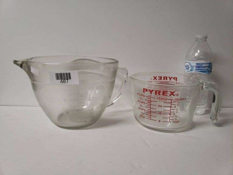 Two Vintage Glass Measuring Cups - Pyrex and Fire-King - Trice Auctions