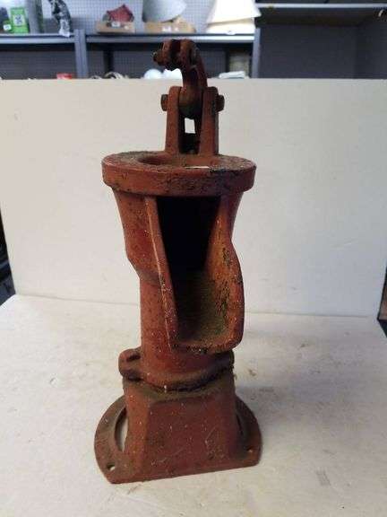 Vintage Cast Iron Hand Water Pump - Trice Auctions