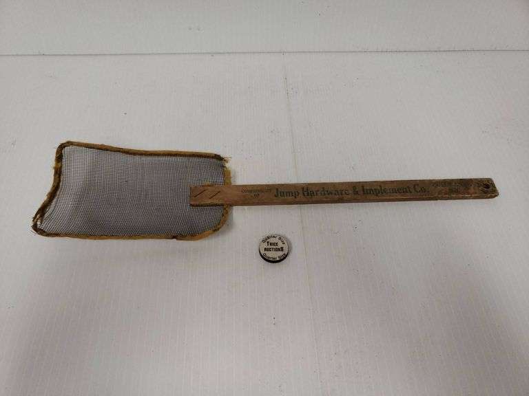 Vintage Jump Hardware Fly Swatter Queen Anne, MD - Trice Auctions