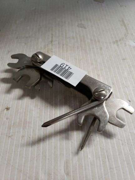 Little Tool Box(multi Tool Like) - Trice Auctions