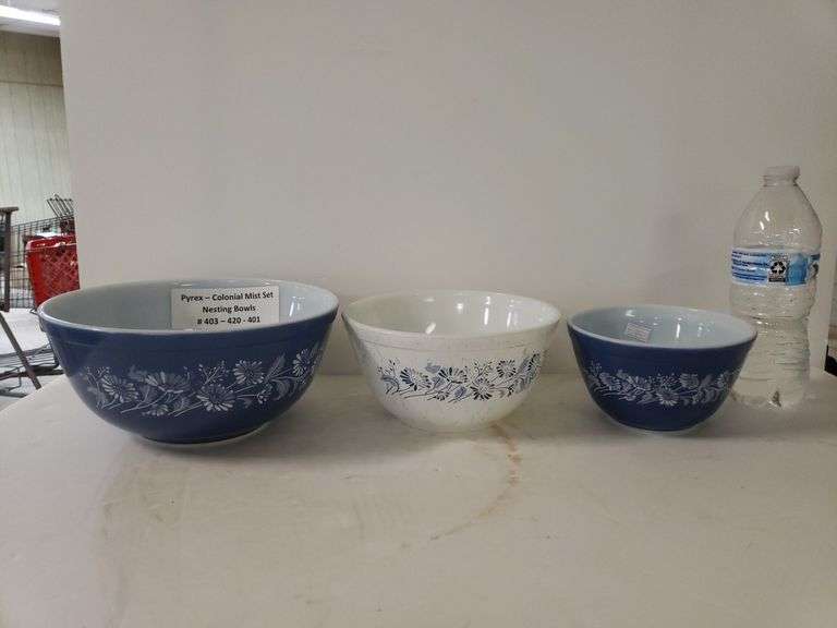 Vintage Colonial Mist Pyrex Nesting Bowl Set - Trice Auctions