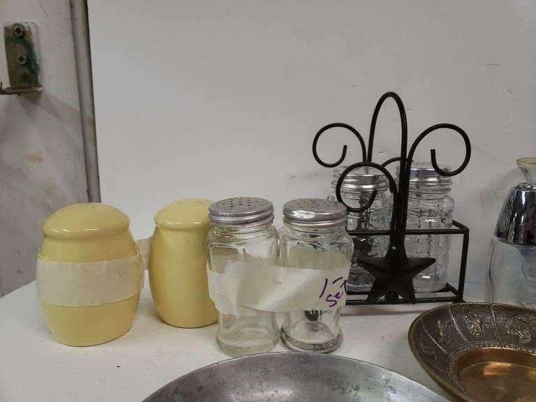 Lot Of Misc Salt & Pepper Shakers And More - Trice Auctions