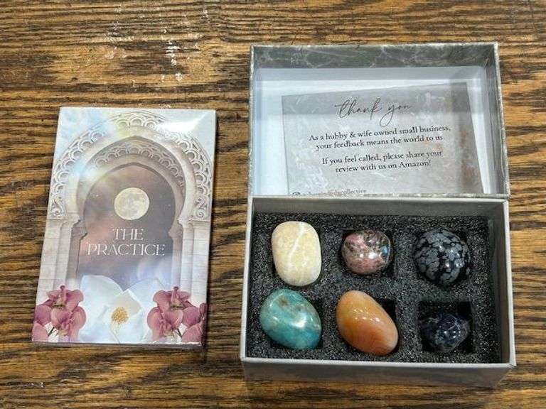 NEW Gemstone Crystal Healing Kit w/Meditation Cards - Trice Auctions