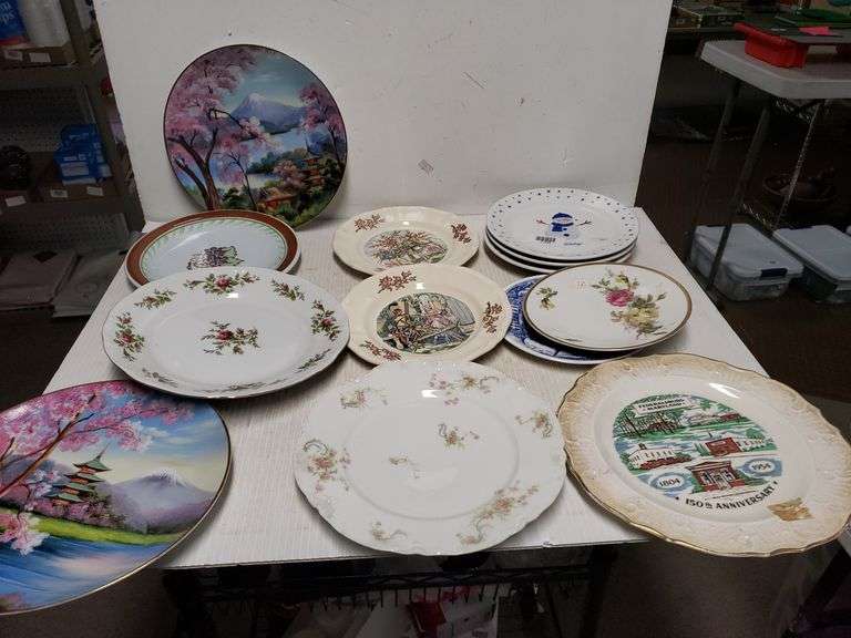 Assorted Plates - Trice Auctions