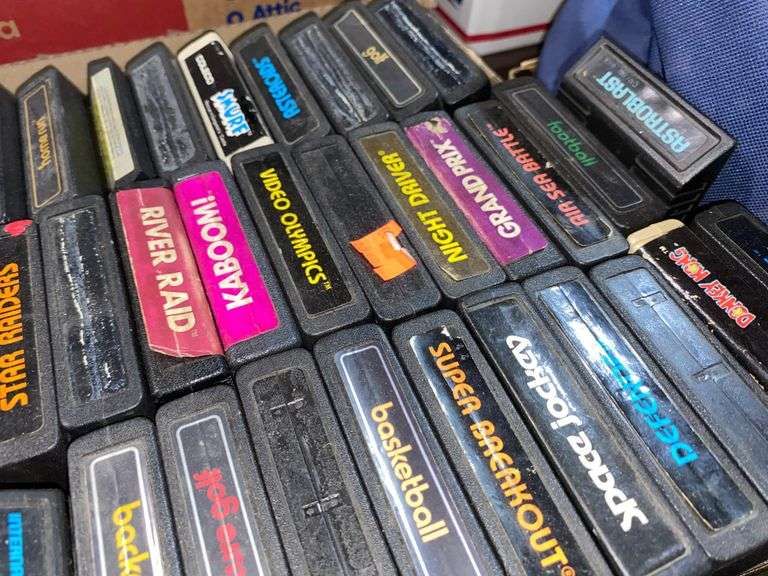 Large Lot Atari Cartridges - Trice Auctions