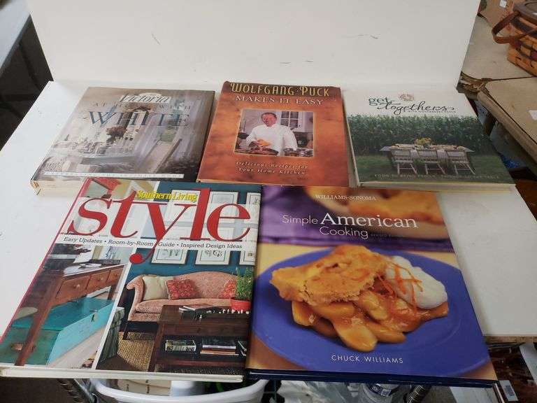 Decorating & Recipe Books - Trice Auctions