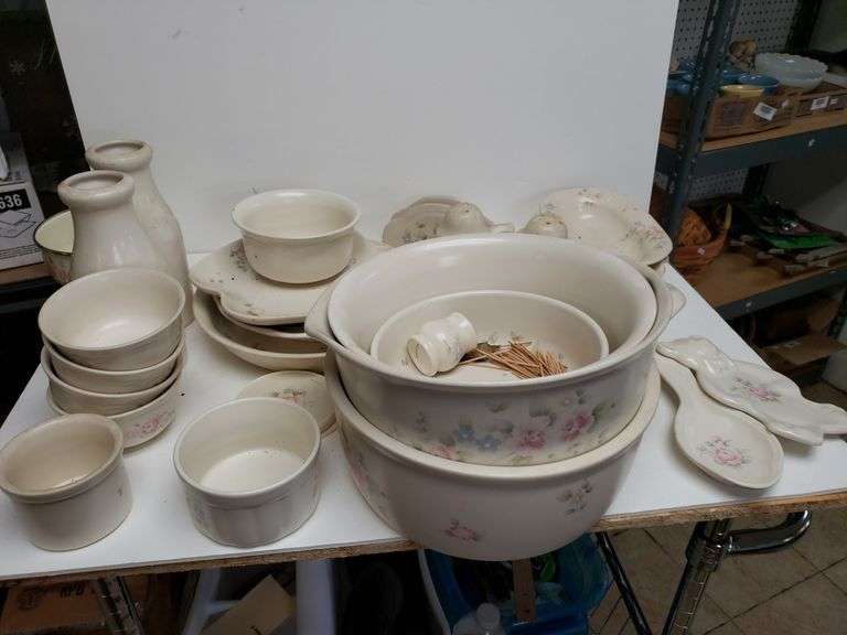 Pfaltzgraff Floral Dishware - Trice Auctions