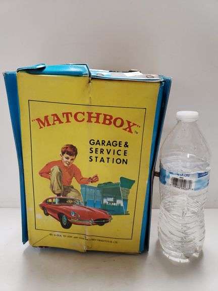 Vintage Matchbox Garage & Service Station W/cars - Trice Auctions