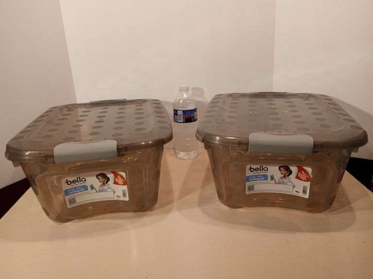 2 bella storage solution 12 qt. Totes with Locking Lids - Trice Auctions