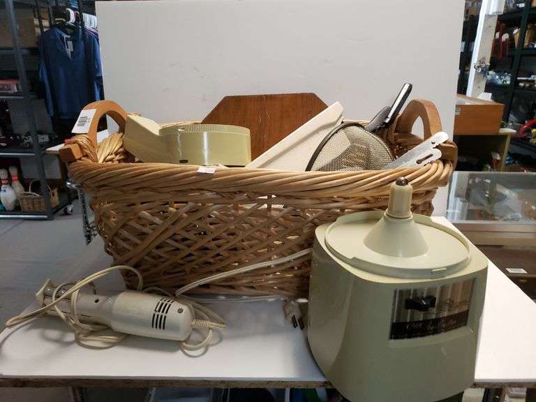 Basket With Assorted Kitchen Items - Trice Auctions