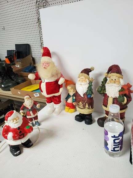 Santa Figures Including Vintage Lit Santa Tested And Works - Trice Auctions