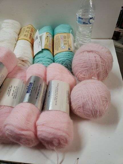 Large Lot Of Pastel Colored Yarn - Trice Auctions