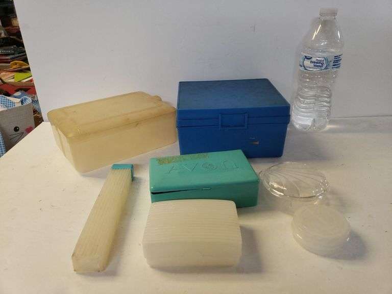 Vintage Plastic Containers - Trice Auctions