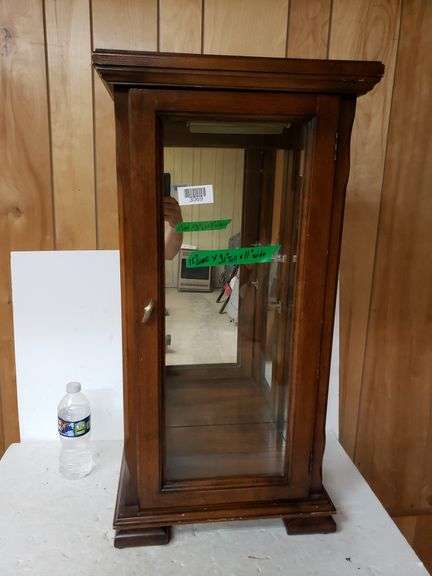 Small Lighted Display Case ( No Shelves Inside) - Trice Auctions