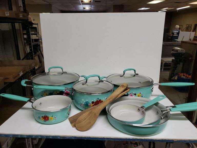 New Pioneer Woman 12-piece Classic Cookware Set - Trice Auctions