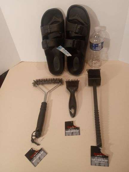 NEW Men's Mission Ridge Sliders & 3 Assorted Grill Tools - Trice Auctions