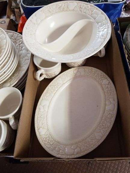 Embossed Cream Dinnerware - Trice Auctions