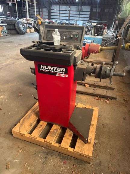 Hunter DSP7700 Wheel Balancer - Pulling from working envirnoment ...