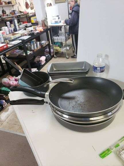 Set of Cookware Including Frying Pans, Saucepan, Baking Pan, and Grill Pan - Trice Auctions