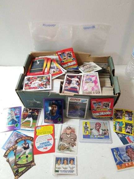 Box of mixed sports trading cards collection - Trice Auctions
