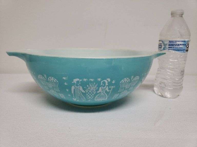 Turquoise Pyrex Cinderella Mixing Bowl with Amish Butterprint Design ...