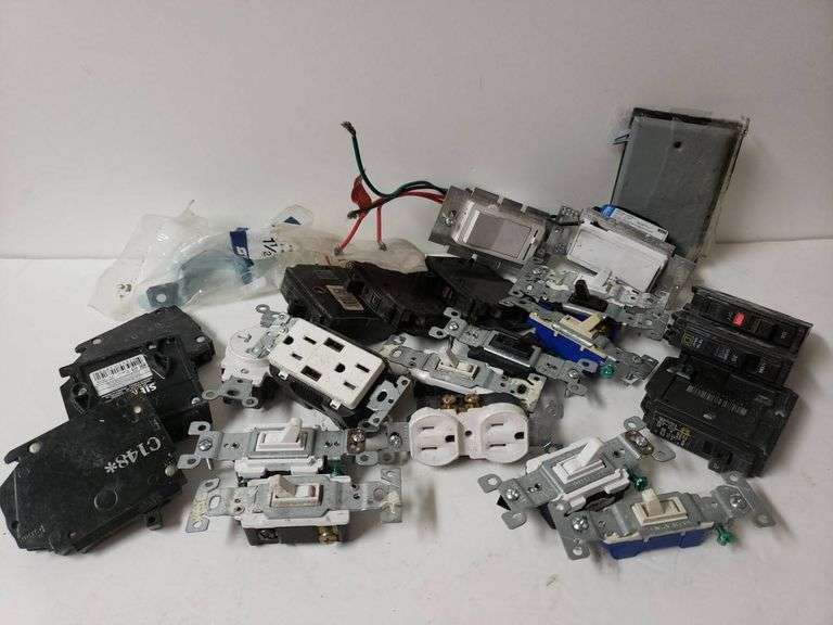 Lot Of Electrical Items With Switches And Outlets - Trice Auctions