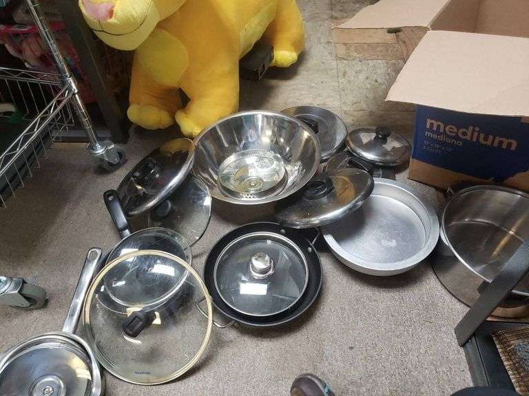 Lot of Assorted Stainless Steel Cookware and Lids - Trice Auctions