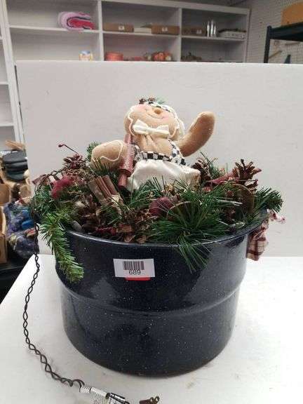 Gingerbread-Themed Holiday Decor in Enamelware Pot - Trice Auctions
