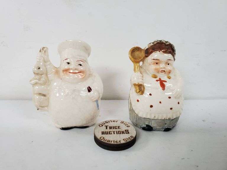 Vintage Ceramic Chef Themed Salt and Pepper Shakers holding rabbit ...