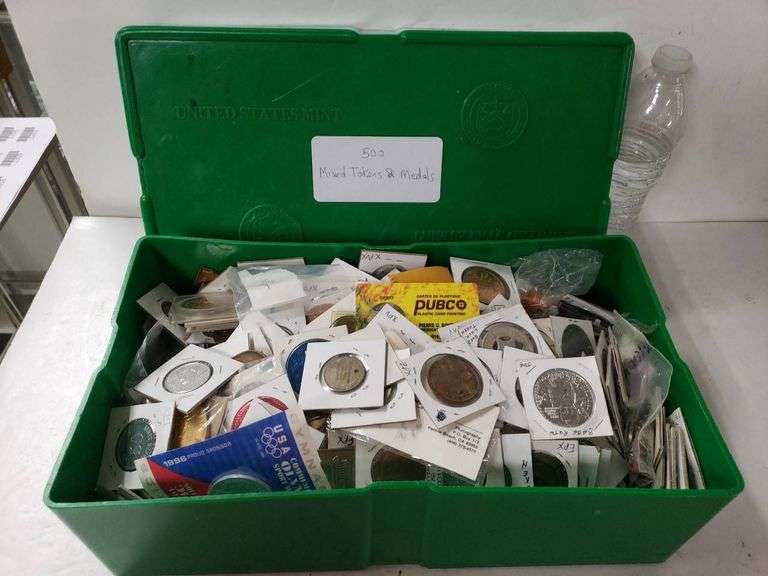 500 Mixed Tokens & Medals in Green Plastic Storage Box - Trice Auctions