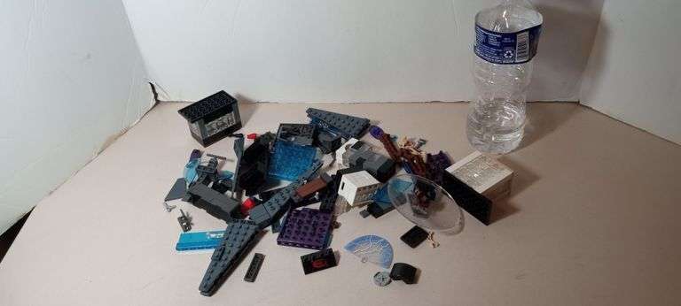 Miscellaneous Lego Pieces - Trice Auctions