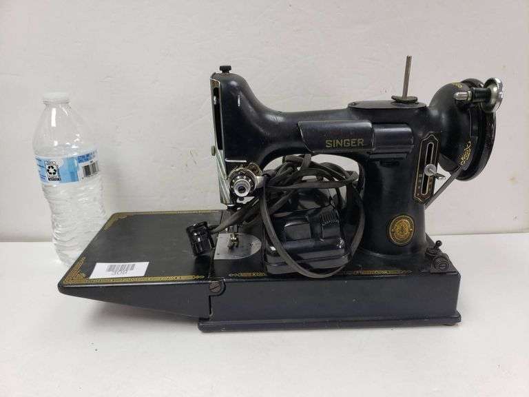 Singer 221 Featherweight AK997639 Sewing Machine with Bobbin Case - May ...