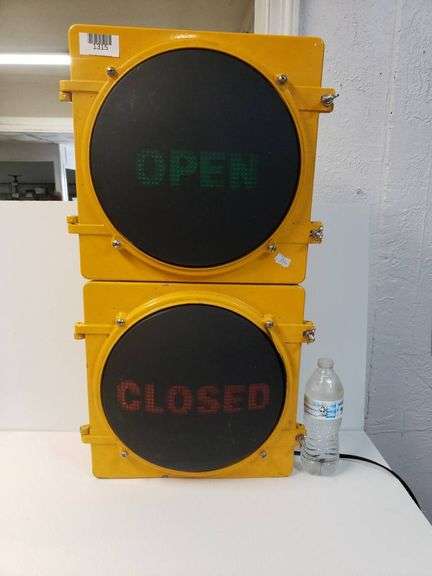 LED Open and Closed Signal Lights with Yellow Casing - Trice Auctions