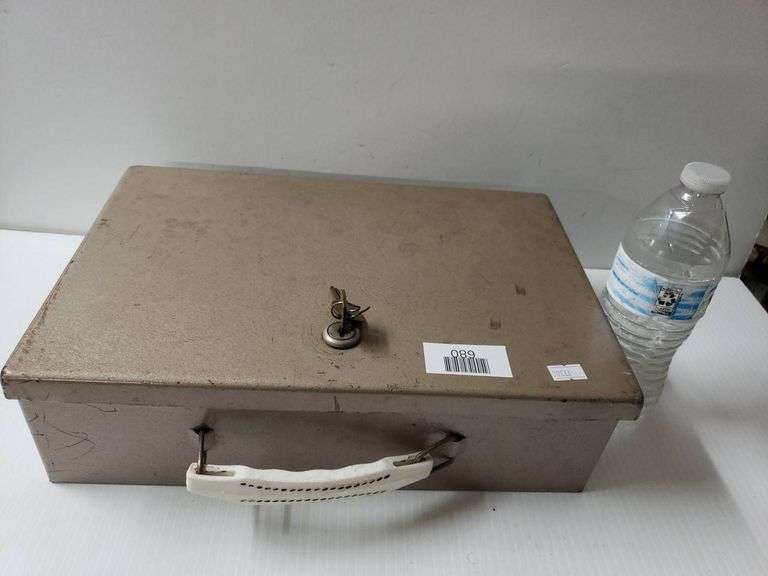 Metal Lockable Storage Box With Handle and Key - Trice Auctions